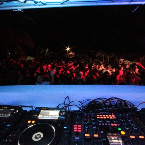 Stream Neno @ Kool Beach 2011 Part 1 by Dj Neno | Listen online for ...