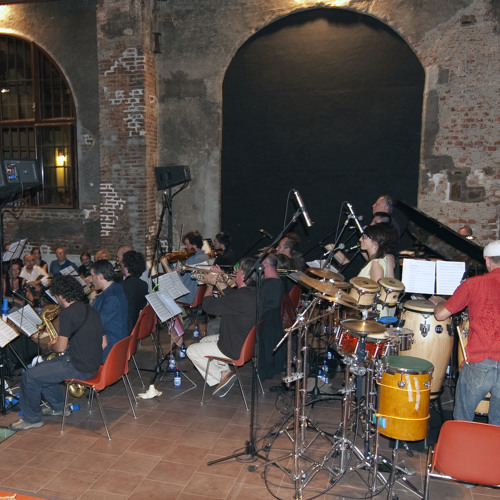 Stream ARTCHIPEL ORCHESTRA "Shining water" by Alan Gowen Live in Milan ...