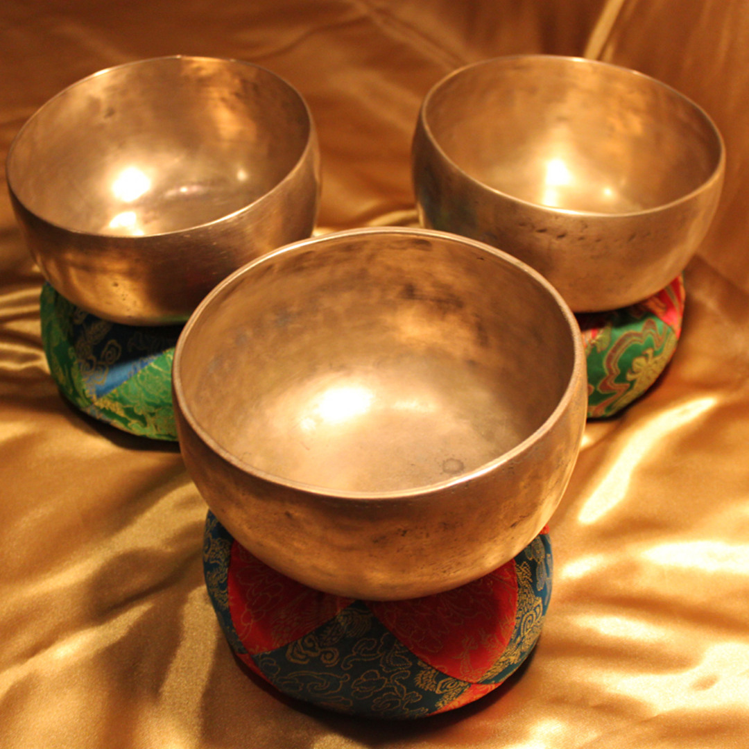 Stream Tibetan Singing Bowls - Heart Chakra Healing Triad by Tuttare ...