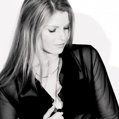 Stream Frozen (Cover) by Natalie Rohrer | Listen online for free on ...
