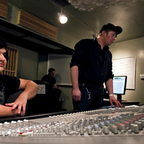 Stream Multi-Track 2 Skyline Session by Client-Previews | Listen online ...