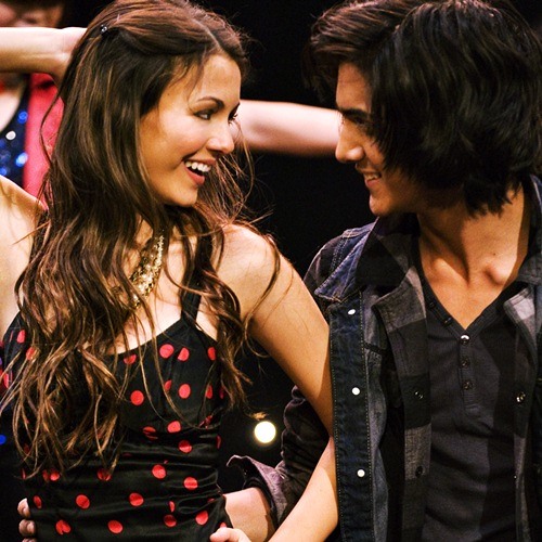 Stream Finally Falling (Episode Version) by VictoriaJusticeBR | Listen ...