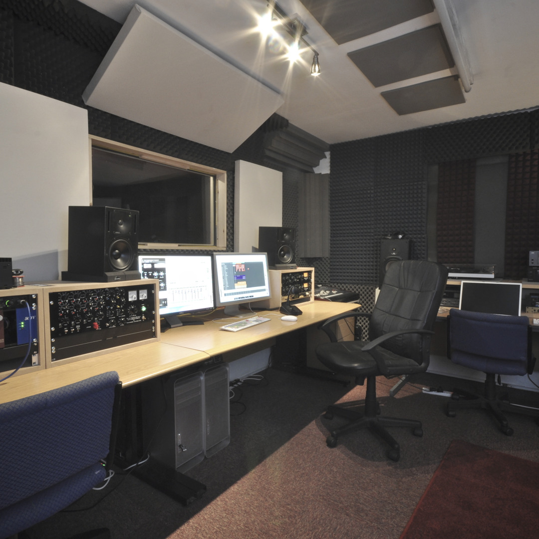 Stream Sonic Zoo Industries - BBC Cumbria Interview March 2012 by SONIC ...