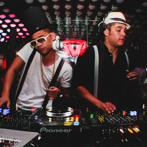 Stream Pimp Chic - DISSCONTRO-LE @ Club Vibe 19.05.2012 (Curitiba-PR ...