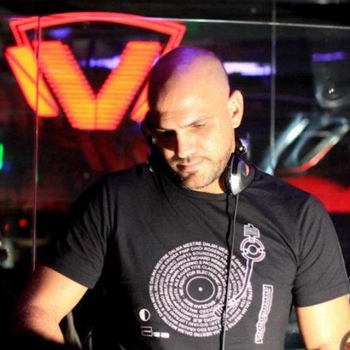 Stream Mario Deluca in Club VIBE After Kanio - (Live) - 10.Ago.2012 by ...