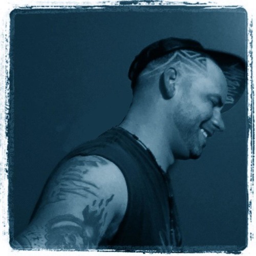 Stream ViAjE - 10 ft. Tall by ViAjE | Listen online for free on SoundCloud