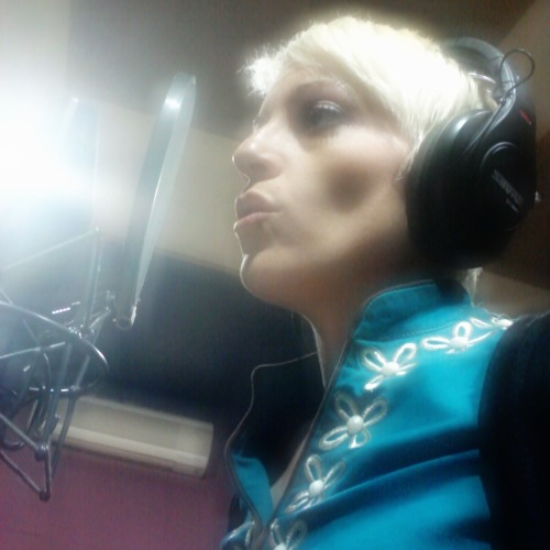 Stream Alexandra Moon-ASI SOY YO by Alexandra Moon (Singer) | Listen ...