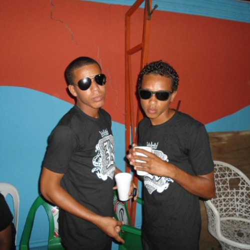 Stream menjivaana | Listen to Carlos vive y Michael colato playlist ...