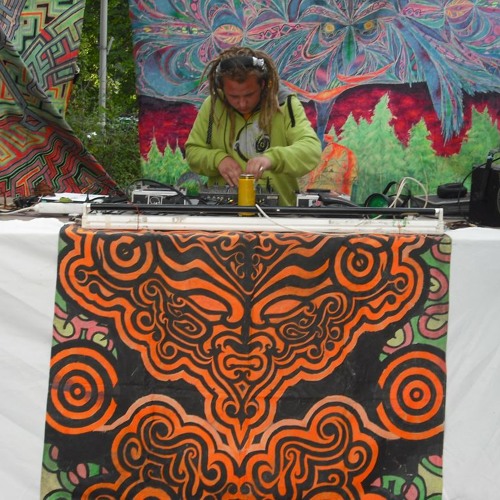 Stream Lorraine Gallihawk | Listen to jungle playlist online for free ...