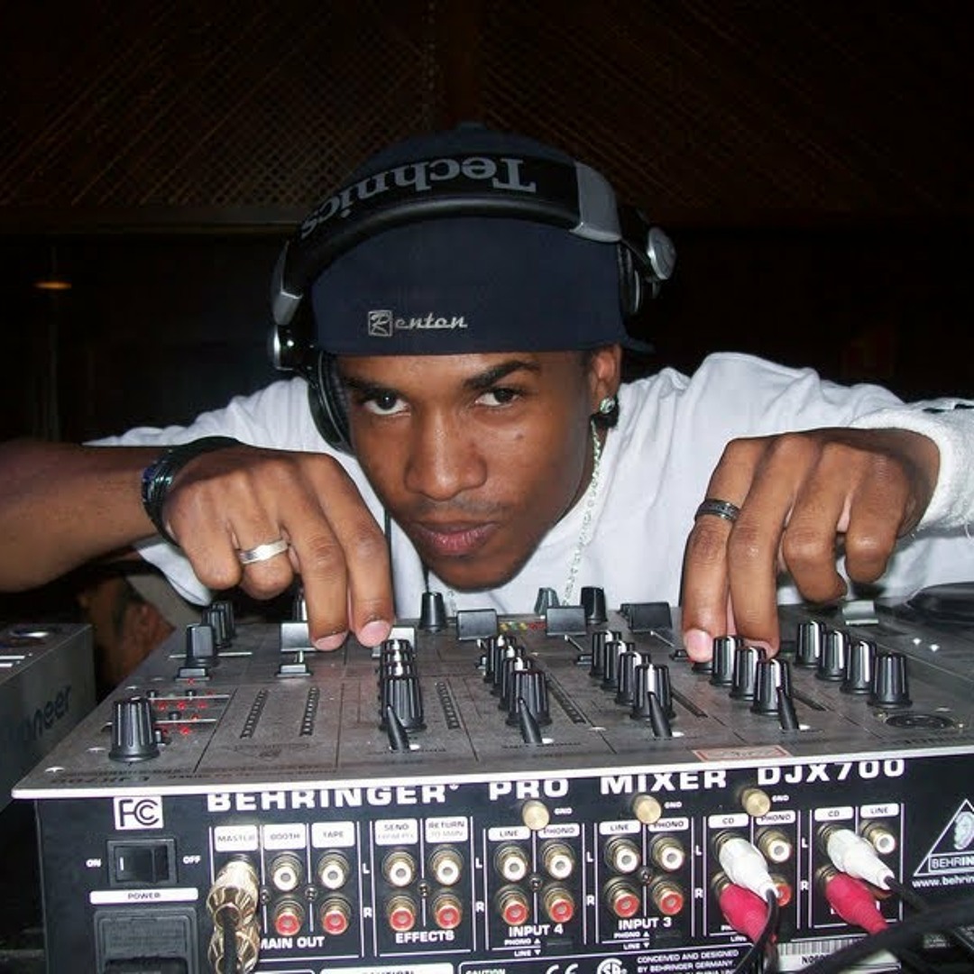 Listen to playlists featuring MIXTAPE R&B DJ SMALL JAY VOL.5 by DJ ...