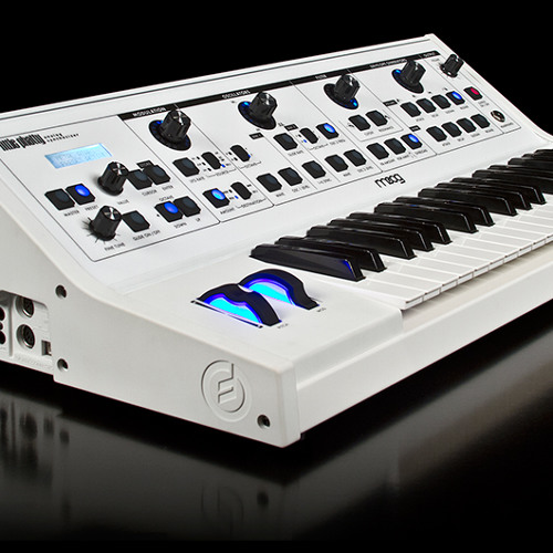 Moog Slim Phatty White Images