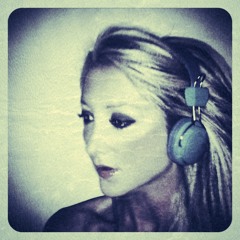 Pia Lee's Instagram, Twitter & Facebook on IDCrawl