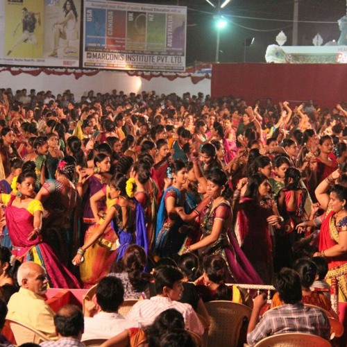 Stream PRAPTI MEHTA GARBA - PART 2 by dj mikesh | Listen online for ...