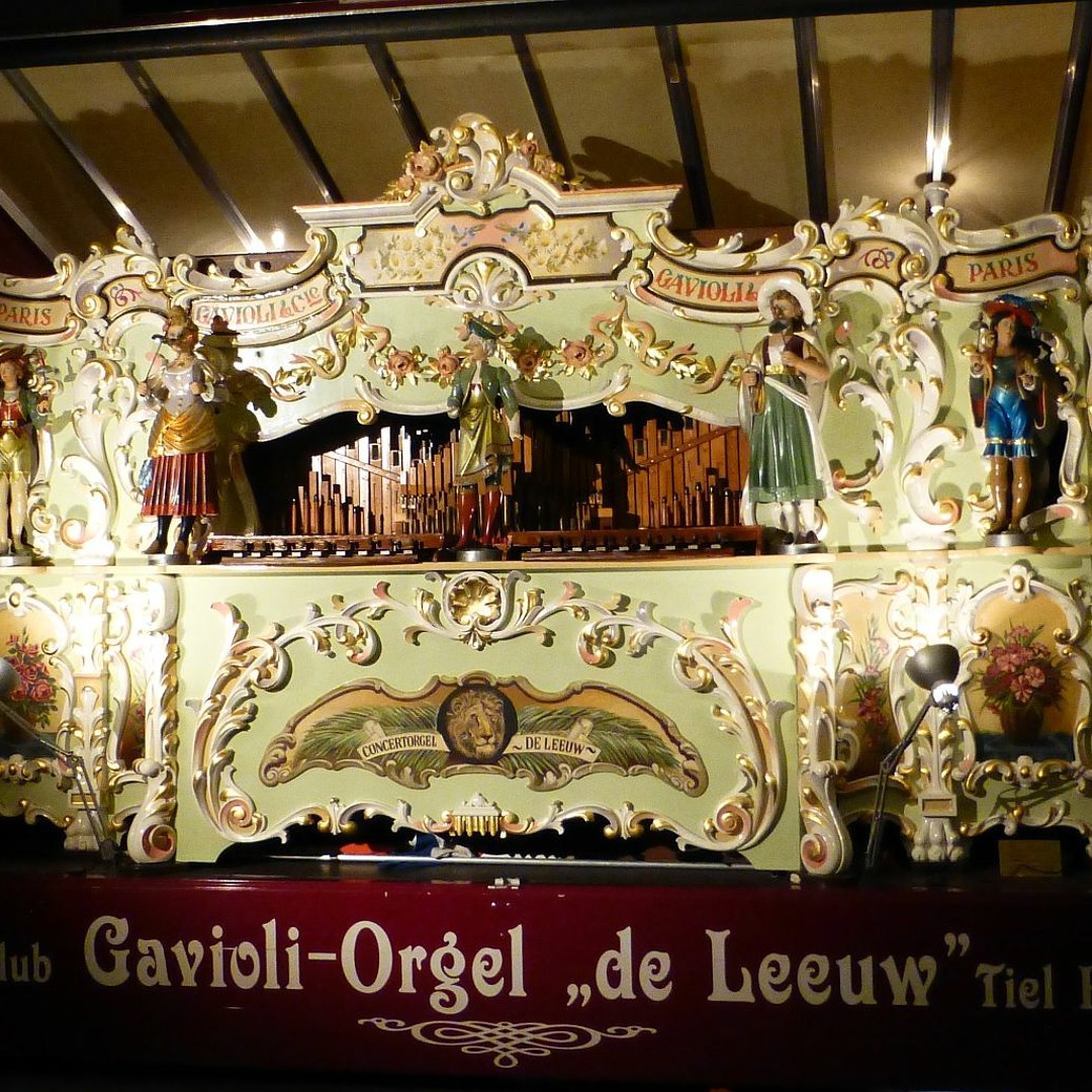 Stream 89-key Gavioli ''De Leeuw'' - Feestpotpourri by Björn Isebaert ...