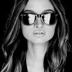 Michelle Bee's Instagram, Twitter & Facebook on IDCrawl