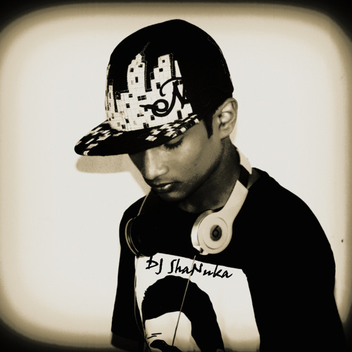 Mohombi Coconut Tree