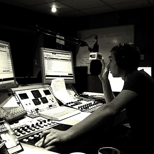 Stream The Danny Mylo Show - The Pulse by dannymylo | Listen online for ...