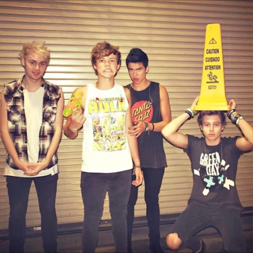 Stream Eighteen- 5SOS by efitz | Listen online for free on SoundCloud