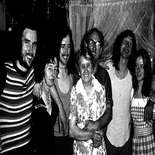 Stream Yuletide 1969 with The Von Reeves Family by Mountain Songs ...