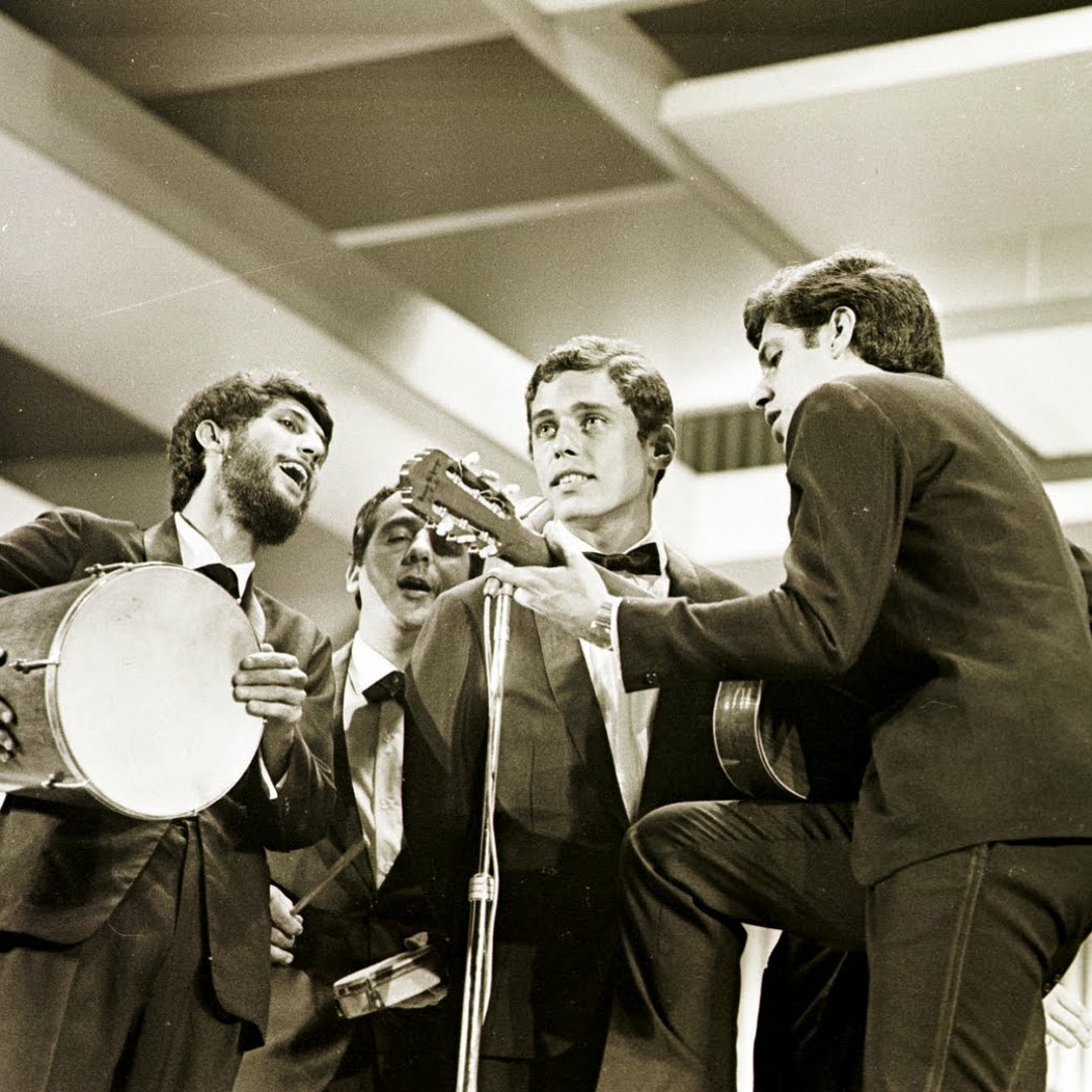 Stream Arth | Listen to Álbum Construção Chico Buarque playlist online ...