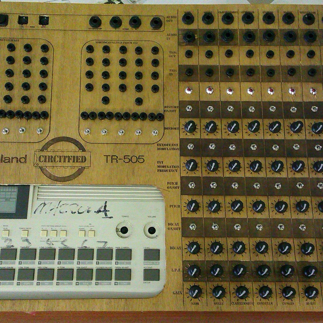 Stream Circitfied | Listen to FREE SAMPLE PACK MODIFIED/CIRCUIT BENT ROLAND TR-505 playlist ...