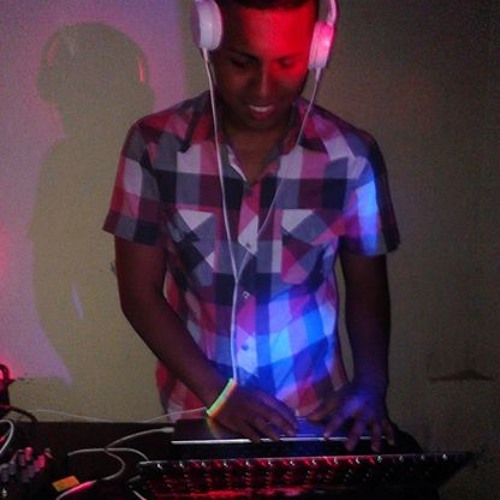 Stream Sexy Bitch - DJ EDDU (Intro Presentacion) (130 Bpm) by Dj Edu Beats | Listen online for ...