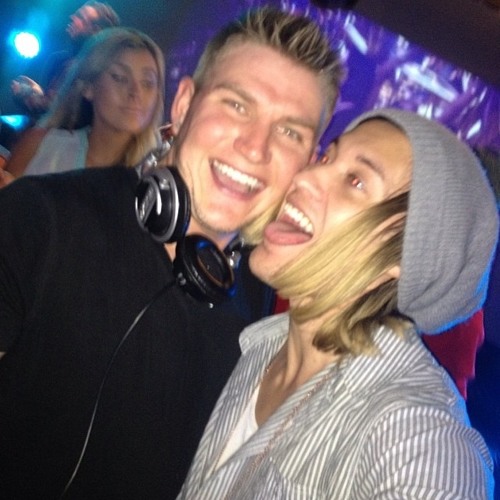 Listen to playlists featuring U92'S THE B SIDE DJ DIZZ WEEK 13-2 by D ...