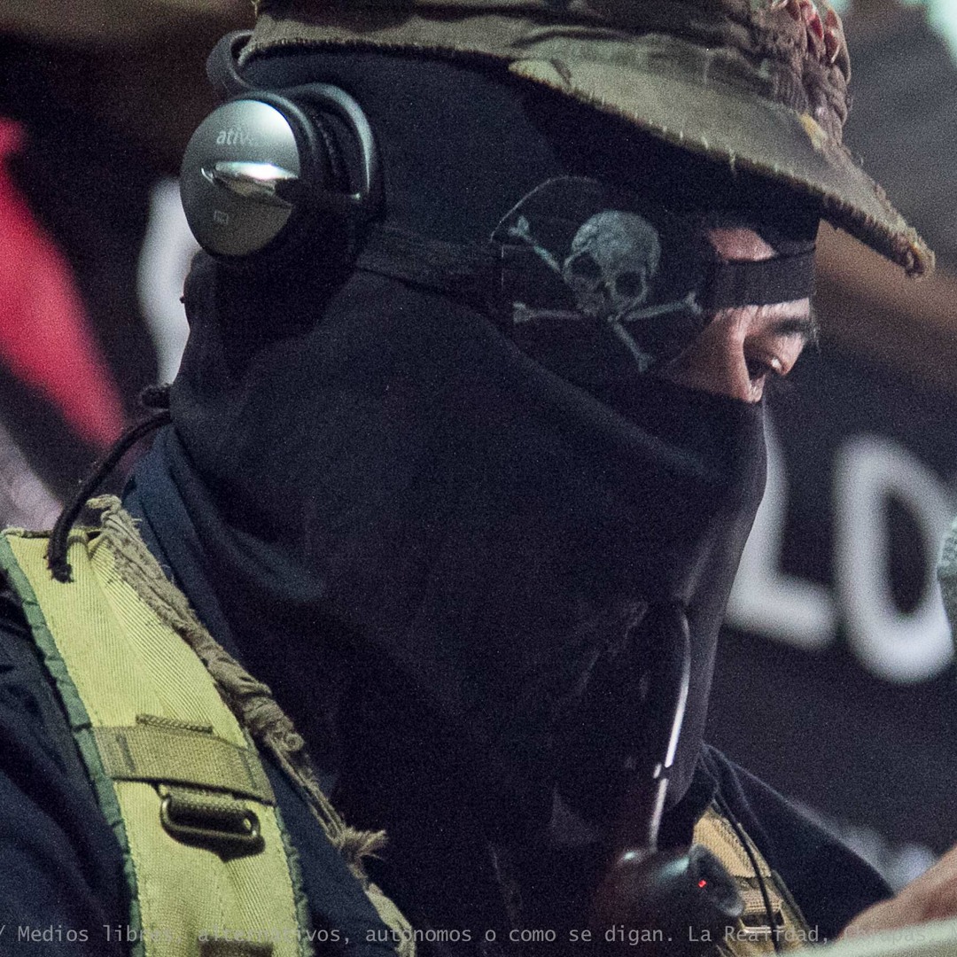 Stream Audio Subcomandante Marcos Entre La Luz Y La Sombra By 5455