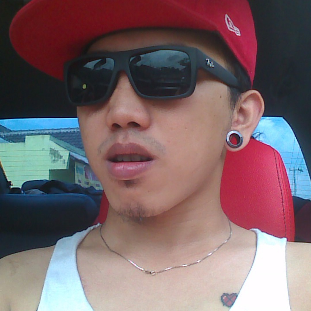 Stream Mahasiswa Abadi (Demo Version) by Alitt Susanto | Listen online ...