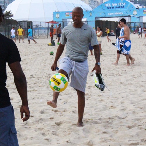 Stream World Cup 2014: Jimmy Tau shows his soccer skills on Copacabana ...