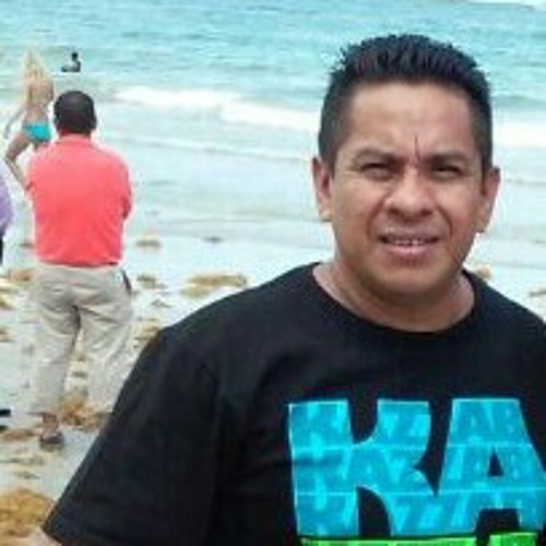 Stream La gran banda en vivo by Dennis Castro 8 | Listen online for free on SoundCloud