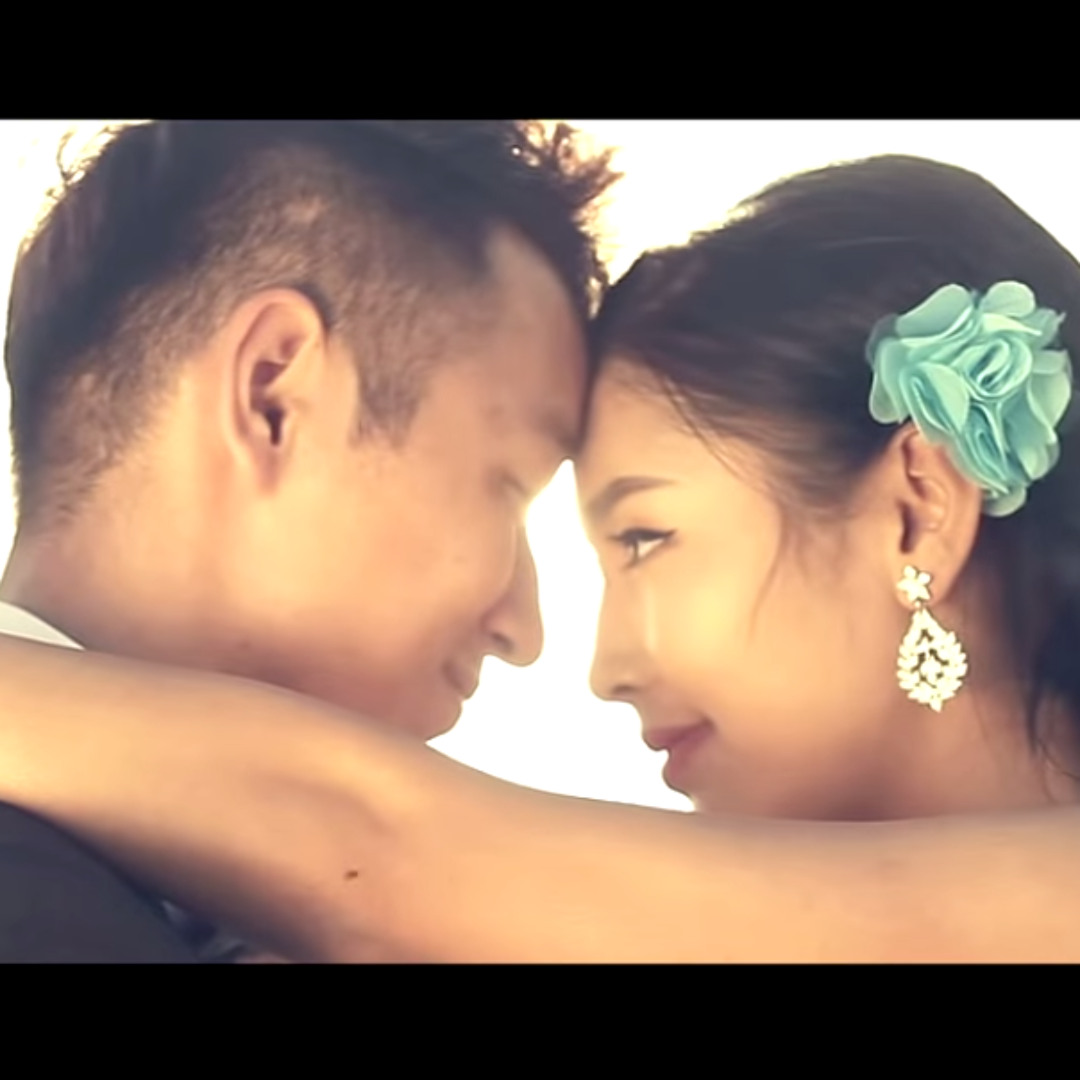 Stream Bayartsengel Ft Ulaantsetseg - Hairiin Duu LYRICS by Chinsanaa Baterdene | Listen online ...