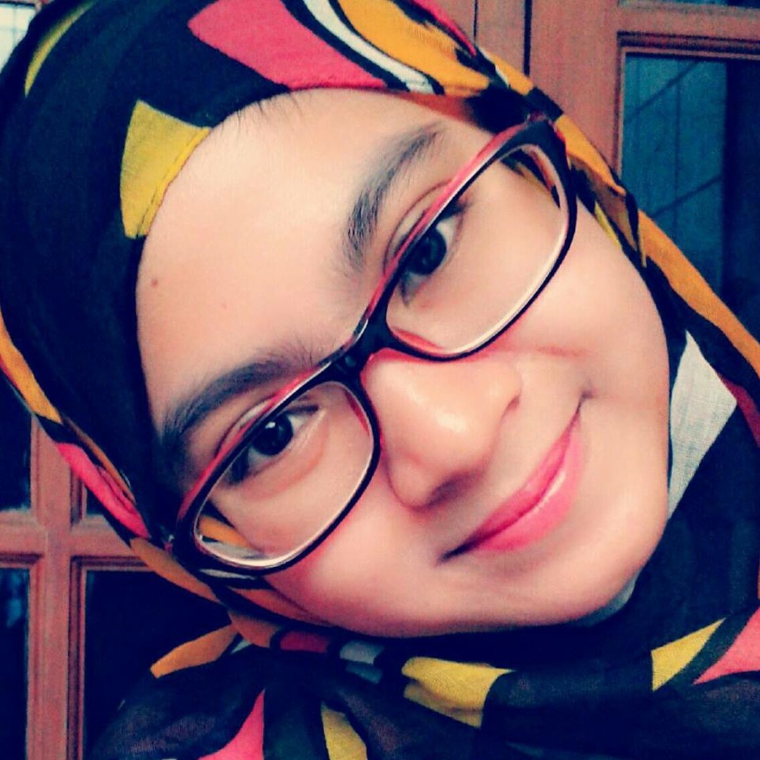 Stream Like A Diamond Rihana Cover Fitria Yulianti.3GP by Putri Andini ...