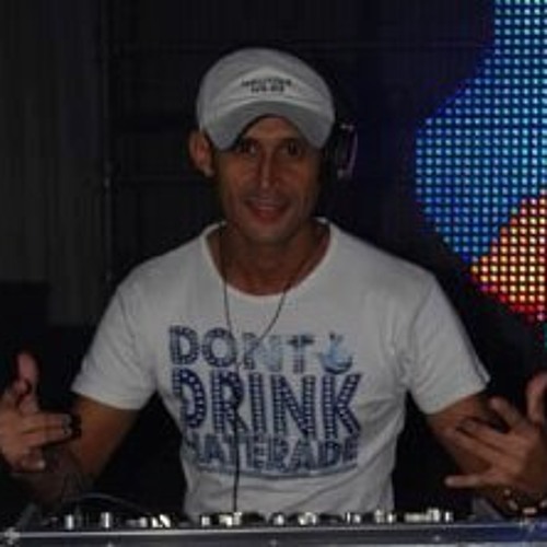 Stream djwillie hits | Listen to A djwillie hits playlist online for ...