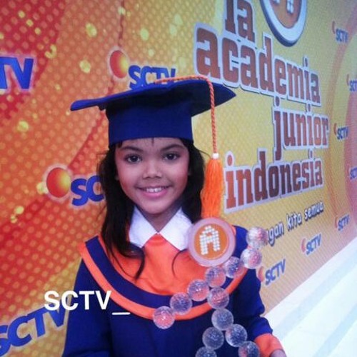 Stream Mutia Sari Utami | Listen to jadi matahari playlist online for ...