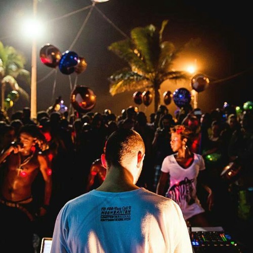 Stream NEST HQ | Listen to Artist Spotlight: Leo Justi playlist online ...