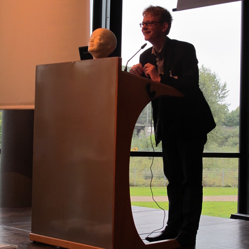 Stream Wikimedia-Vorsitzender Tim Moritz Hector im Interview by Radio Q ...