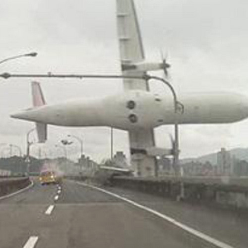 Stream TransAsia Airways Flight 235 (GE235/TNA235) crash mayday call by ...