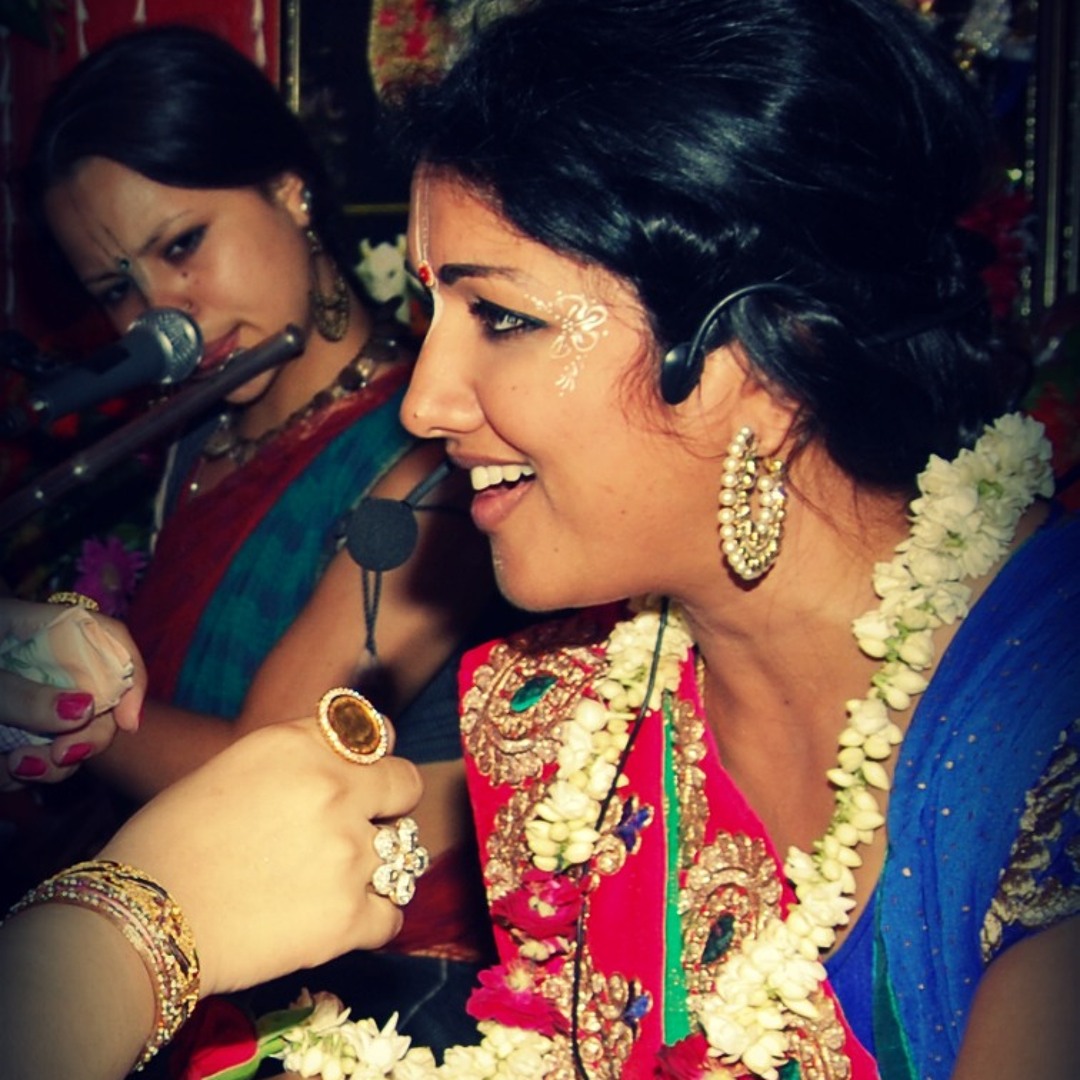 Stream Jiv Jago - Gaura Mani by Gaura Mani Devi | Listen online for ...
