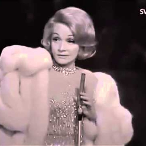 Stream white grass (marlene dietrich sample) by Lori Q | Listen online ...