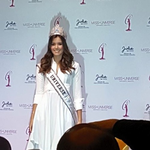 Stream UN MOMENTO CON MISS UNIVERSO PAULINA VEGA DIEPPA EN COLOMBIA by ...