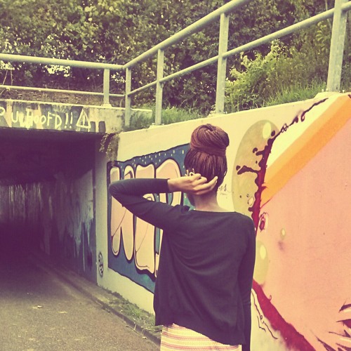 Stream Bea Costa | Listen to tropa romeu playlist online for free on ...