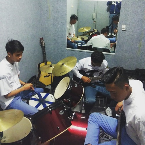 Stream Bintang Kehidupan (Cover) by Raditya nugroho | Listen online for ...