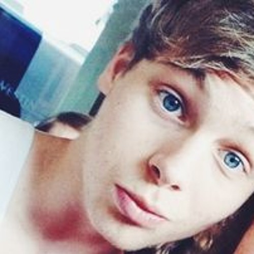 Luke Hemmings Blue Eyes