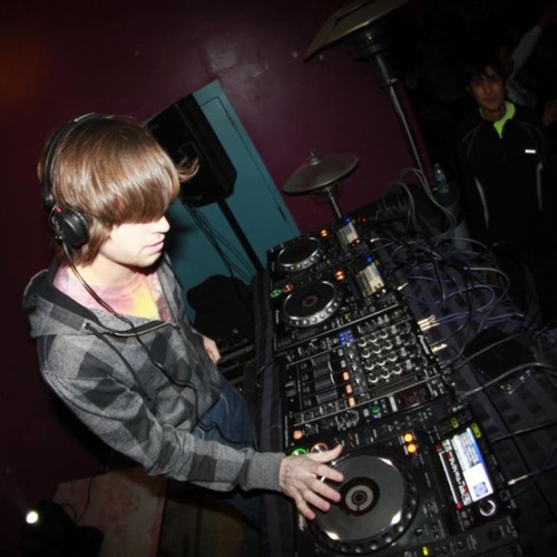 Cameron Simmons - Free music on ToneDen