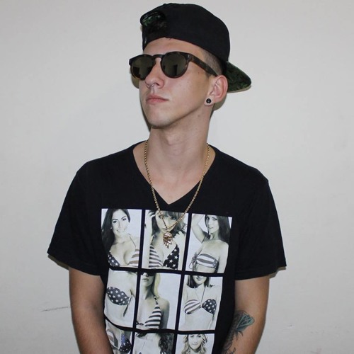 Listen to playlists featuring MC RICO - Maluca No Clima (DJFB) Audio ...