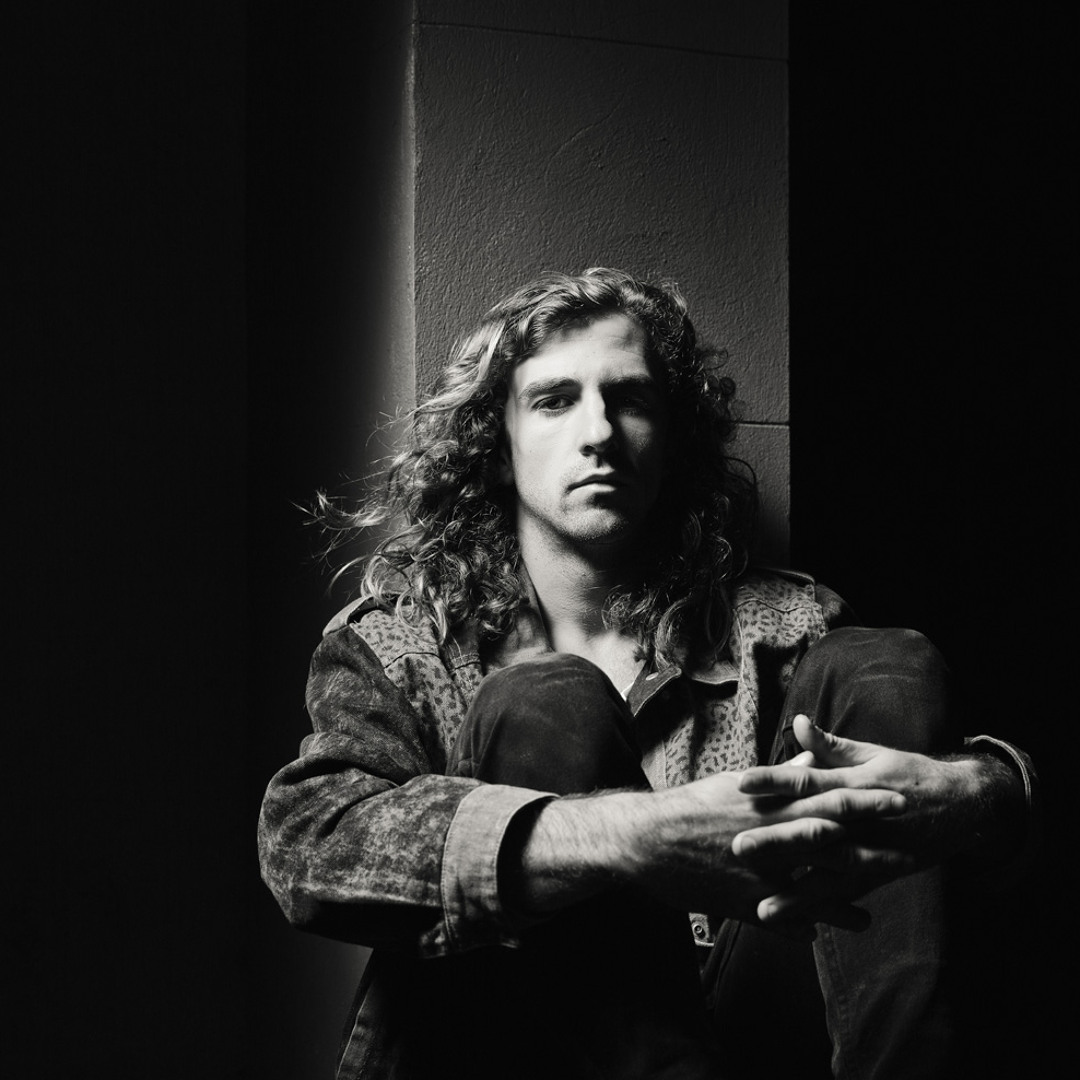 Stream Morgan Bain - IN THE MIDDLE by MORGAN BAIN | Listen online for ...