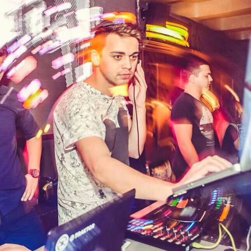 Dark Night by Mark Nova - Free download on ToneDen