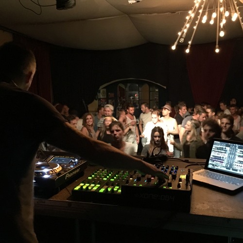 Stream Thera Van Wanrooy | Listen to Danny ....Deep.... playlist online ...