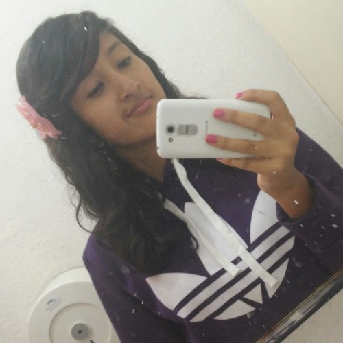 Stream Un poco acerca de mi by Estefany Alvarez | Listen online for ...